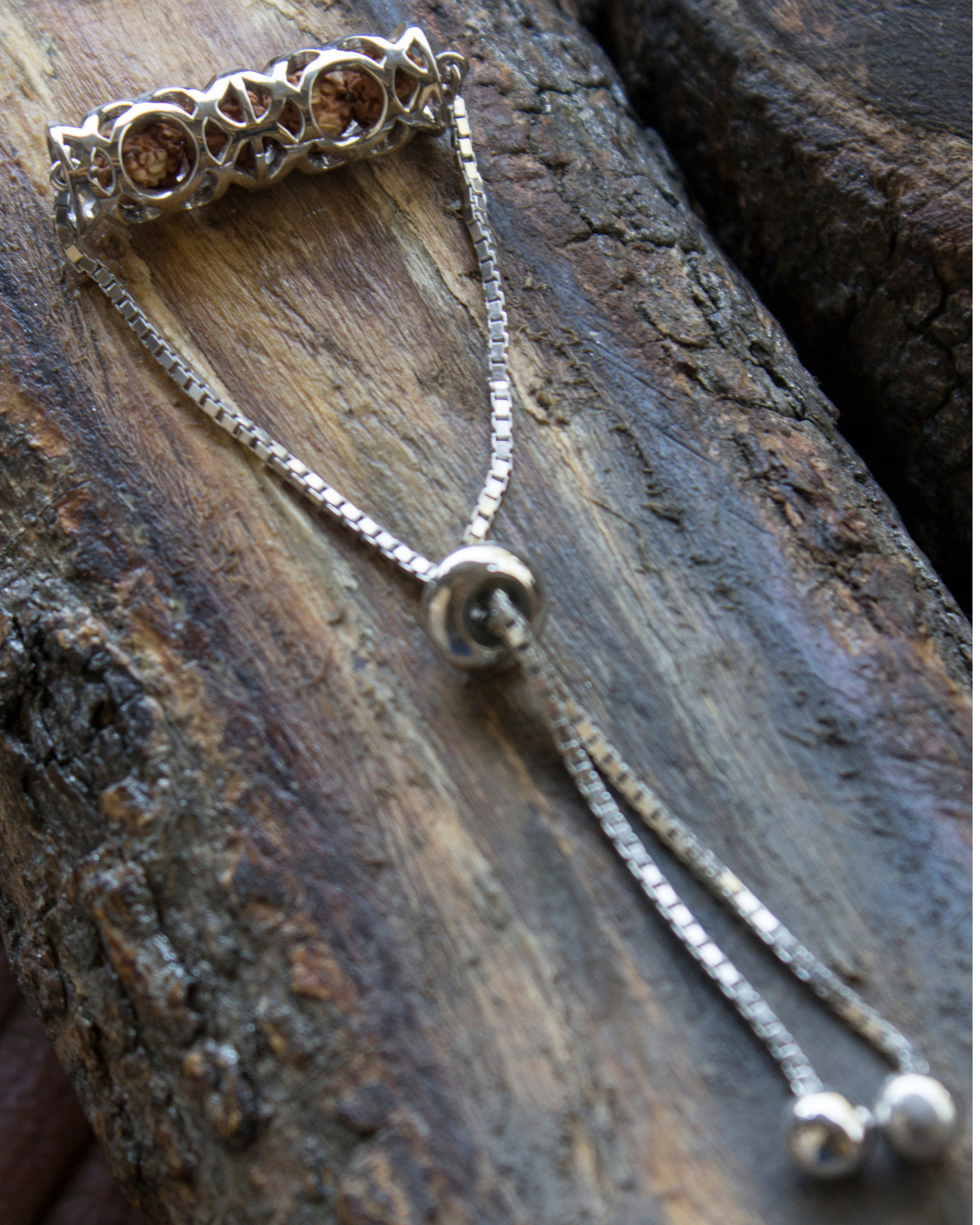 Silver infinity loop bracelet by My East | The Secret Label