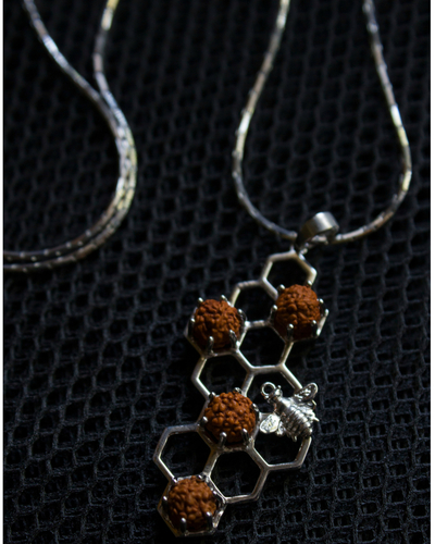 Silver buzz neck chain by My East | The Secret Label