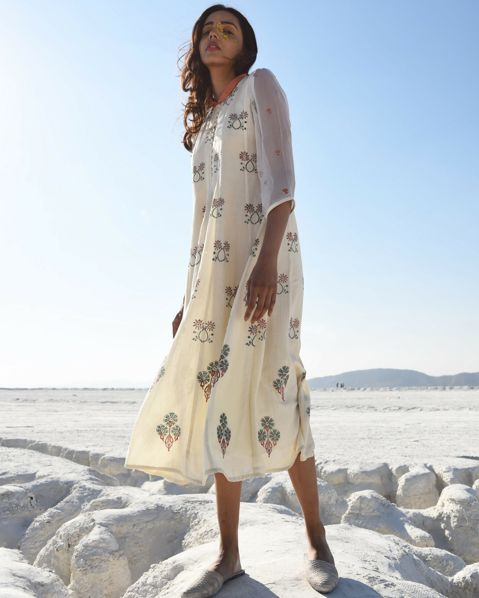 White pure muslin collared tunic by Kapraaha | The Secret Label