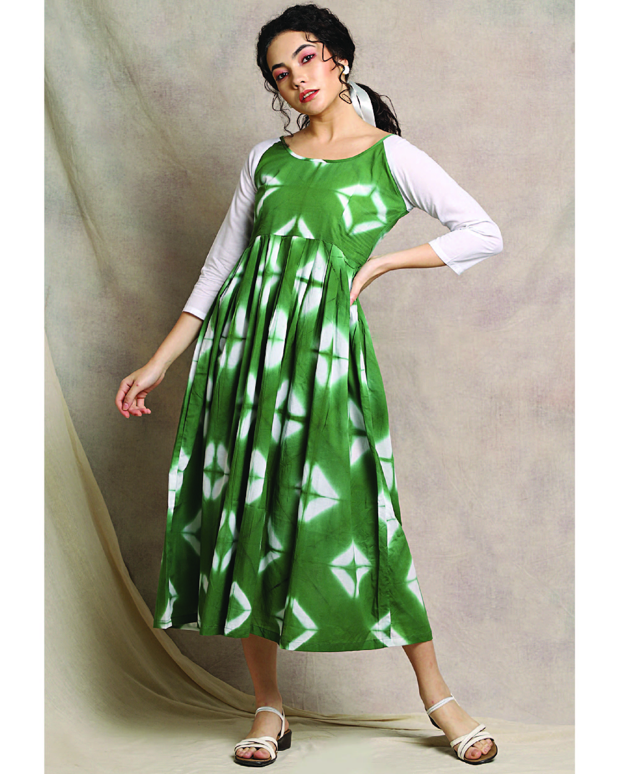 Tie-dye raglan dress by Jaipuri Jazz | The Secret Label