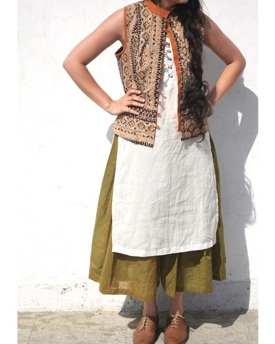 Kalamkari sadri by Itr | The Secret Label