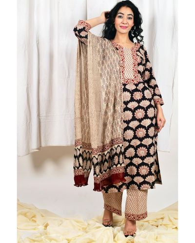 Beige and black floral printed kurta and pants with dupatta - Set Of Three by Pristine Tints ...
