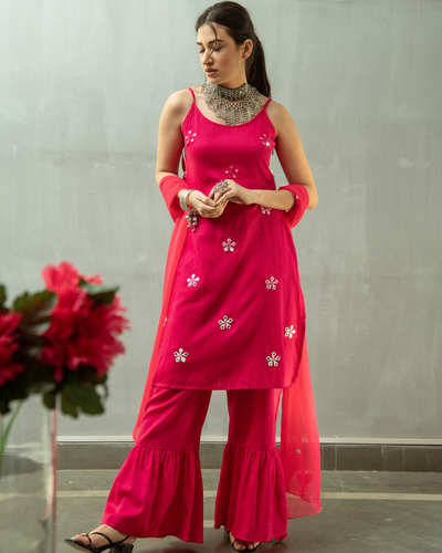 Tie up straps kurta set with dupatta - set of three by Gulaal | The ...