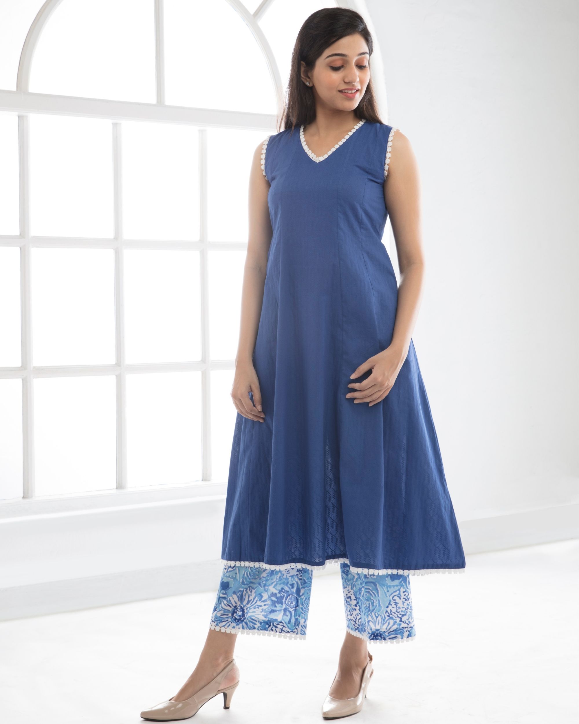 Neel kurta with pants - set of two by Sneha Adwani | The Secret Label
