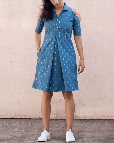 Printed blue cold shoulder dress by Why So Blue | The Secret Label