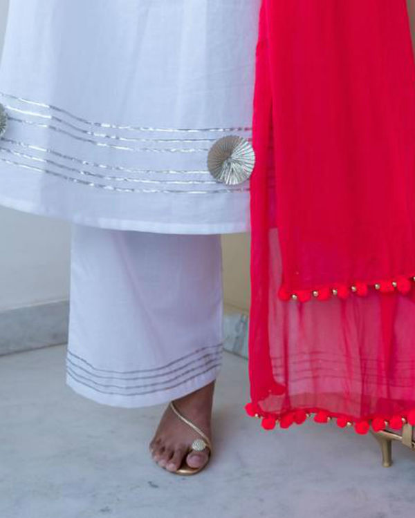 White gotta kurta set by Thread and Button | The Secret Label