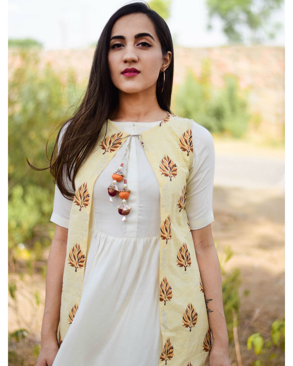 Baagh suit set with mughal jacket by Kaaj | The Secret Label