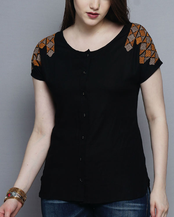 Black Front Open Top by UNTUNG | The Secret Label