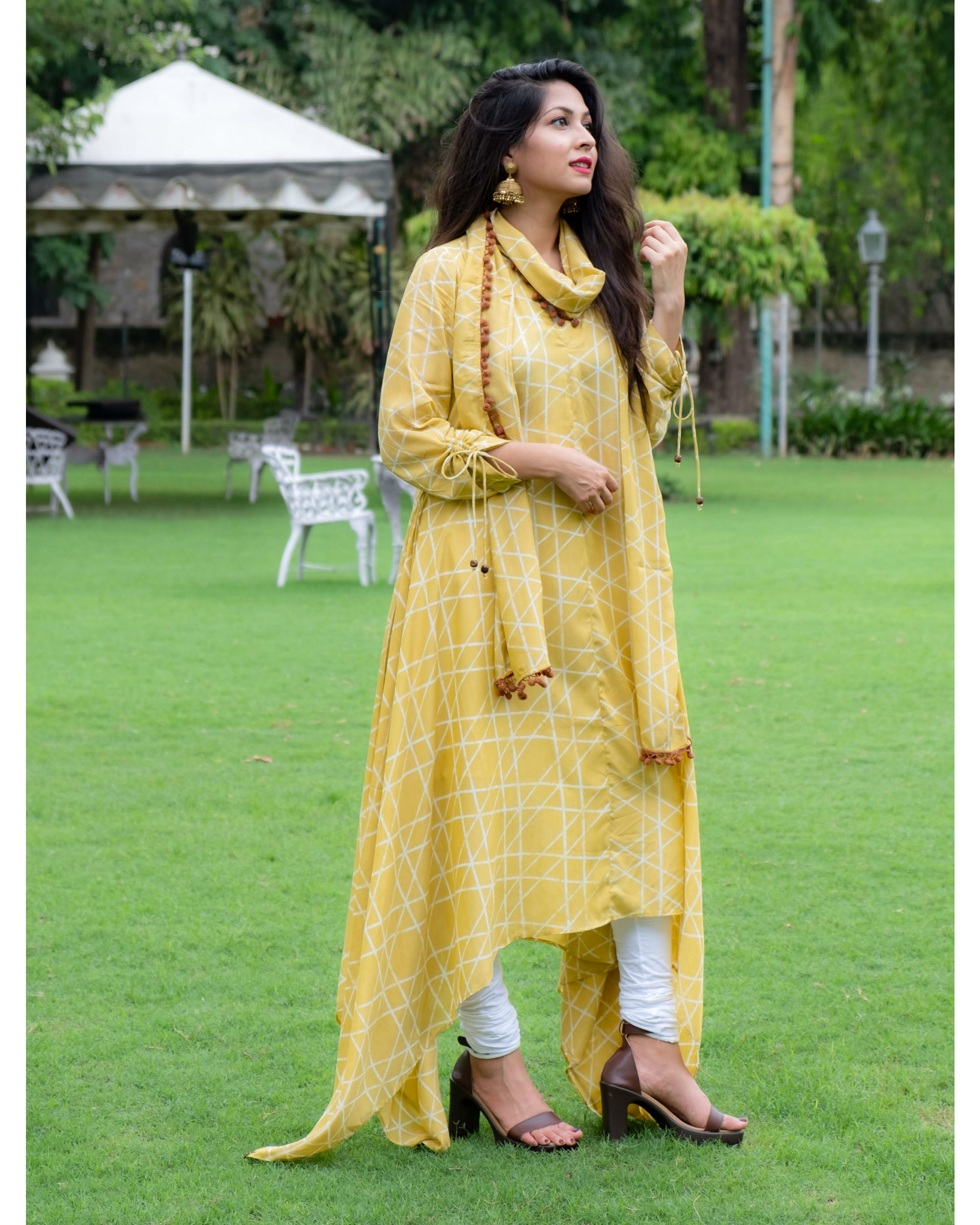 Yellow Asymmetric Tunic With Stole by Keva | The Secret Label