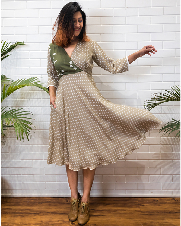 Polka mint dress by Why So Blue | The Secret Label