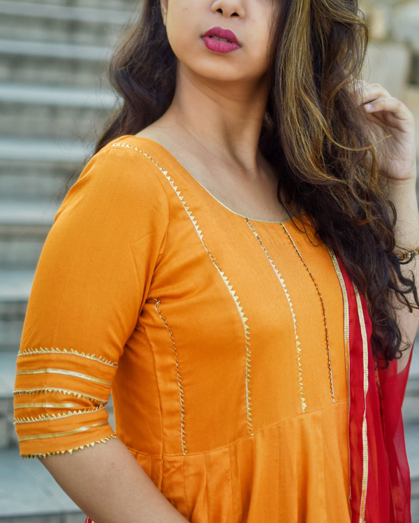Orange panelled kurta set by Label Shivani Vyas | The Secret Label
