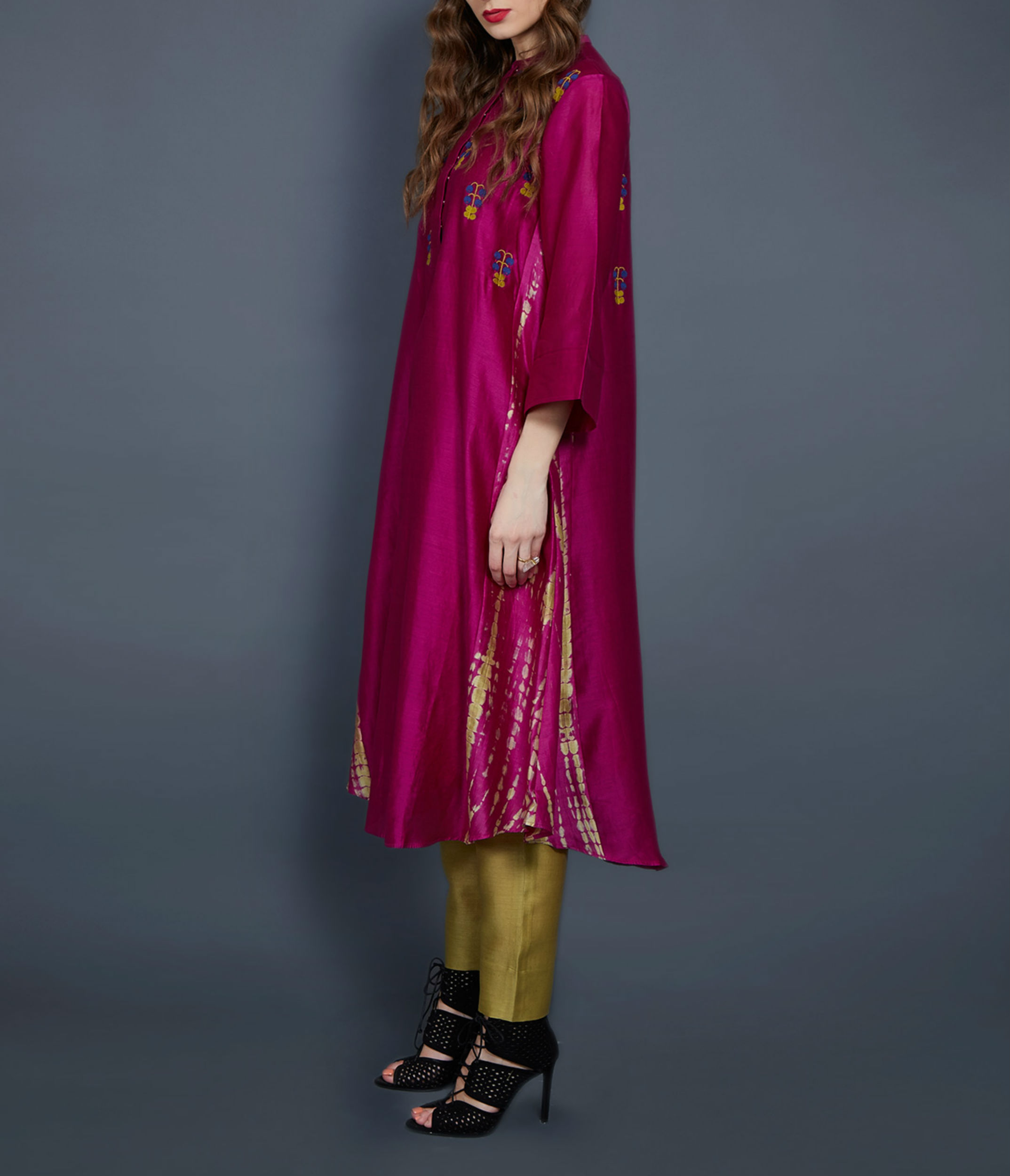 Pink tunic with embroidered front and back by Ritu Jain Singh | The ...