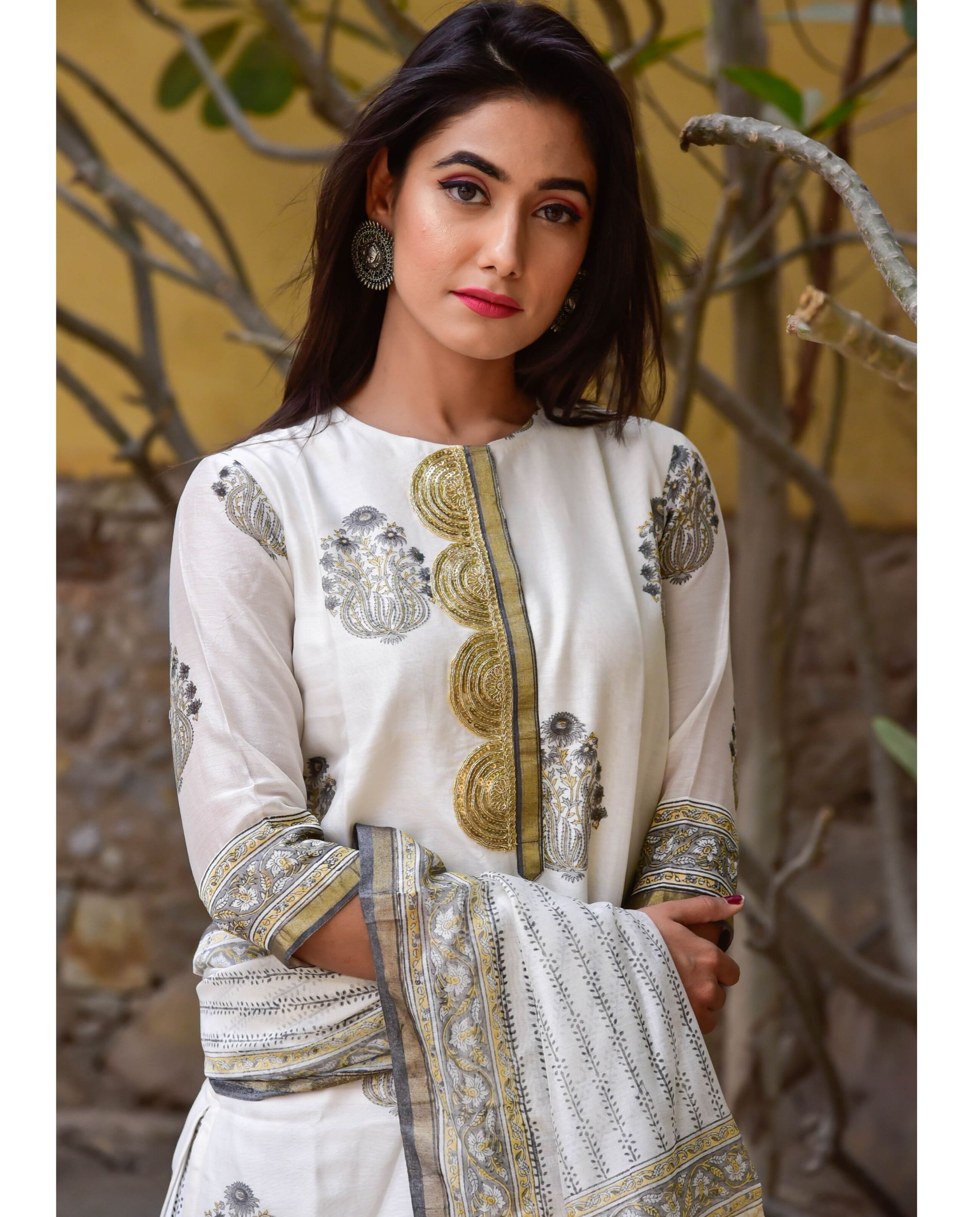 Grey and white mughal gota kurta and pants with dupatta- Set Of Three ...