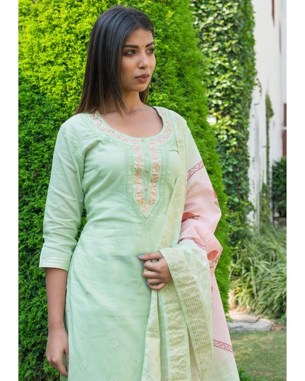 Light Green Embroidered Kurta And Pants With Printed Dupatta Set Of