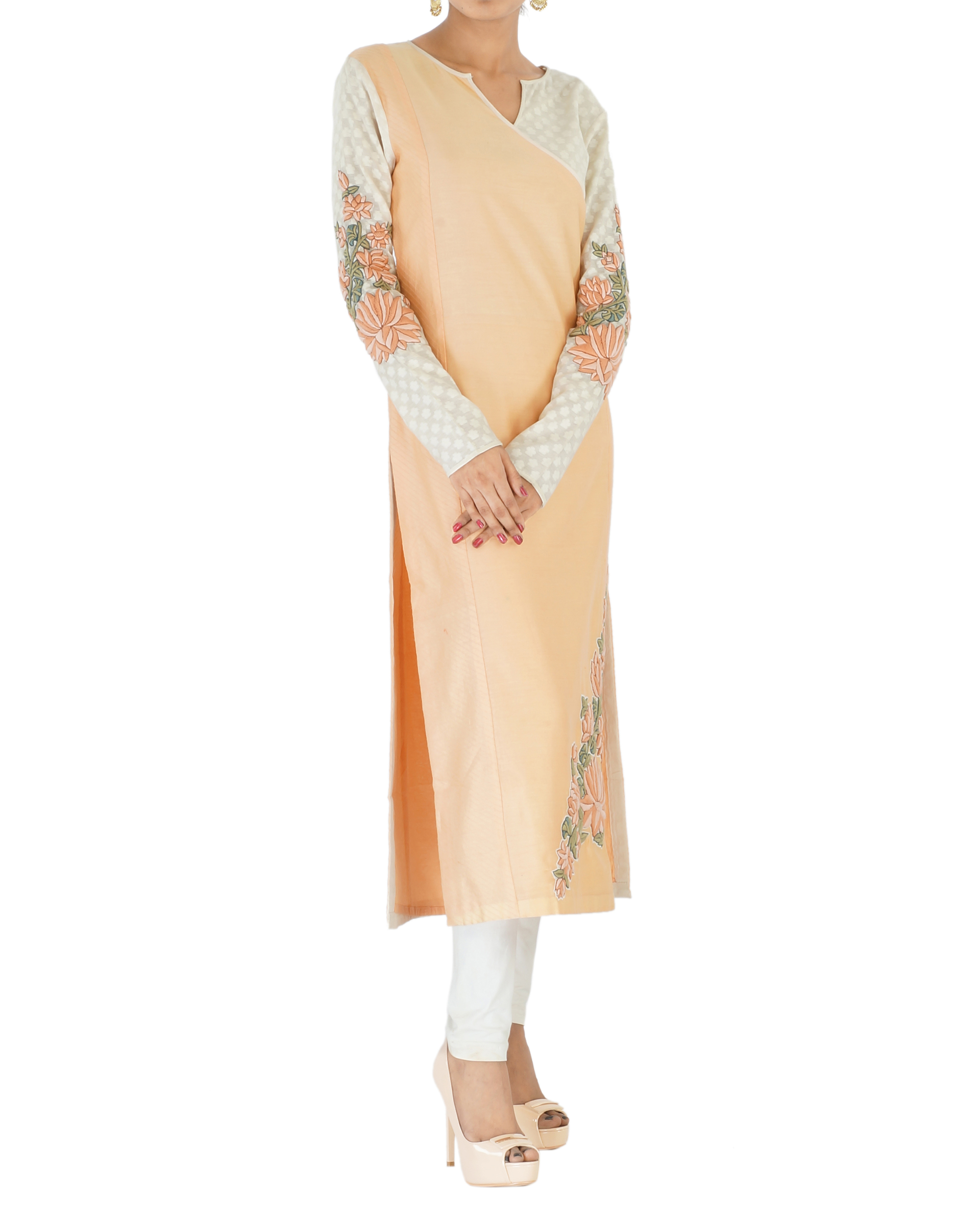 Peach straight kurta set by EKRU by Ekta & Ruchira | The Secret Label