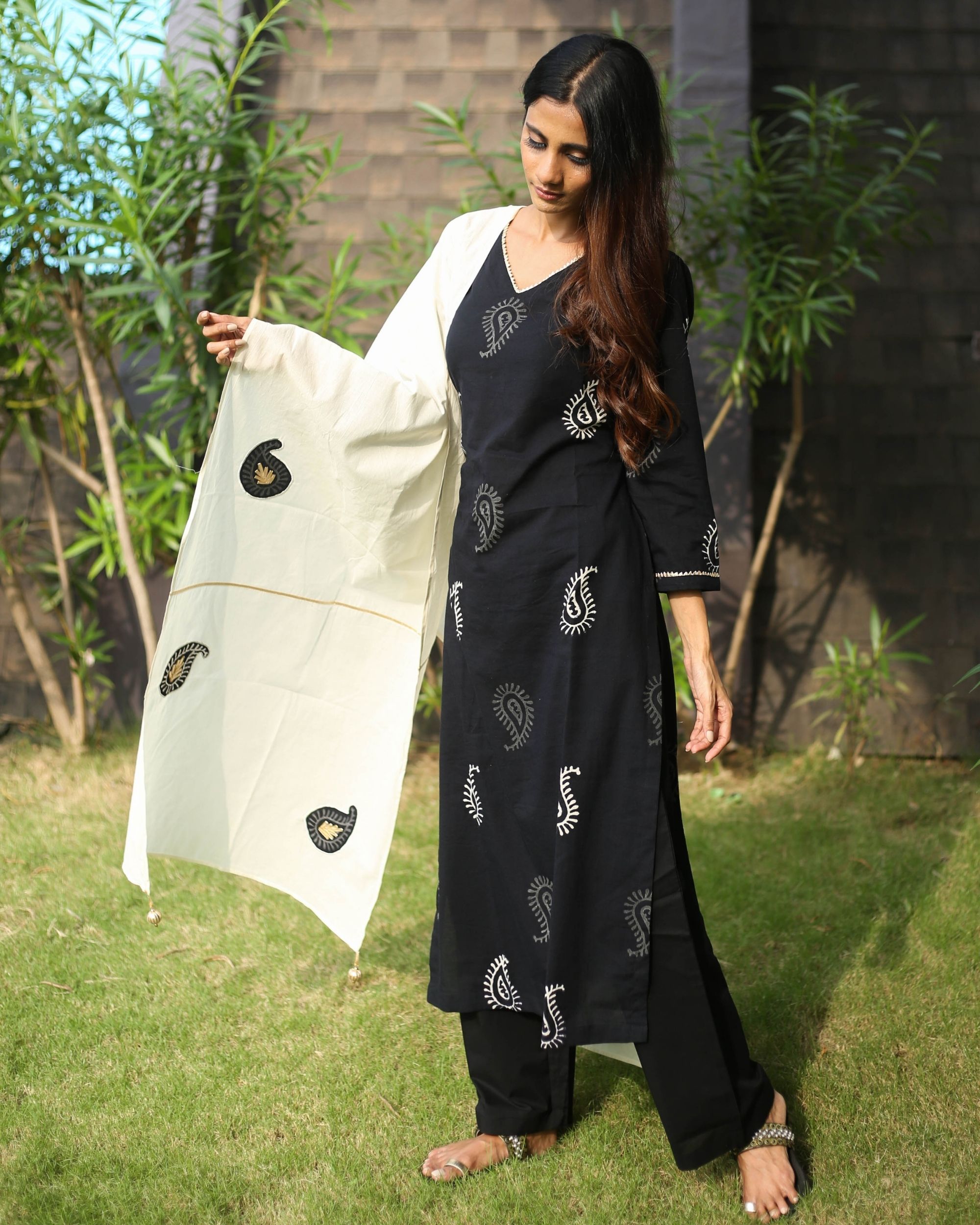 Black block print kora suit set - set of three by Shreetatvam | The ...