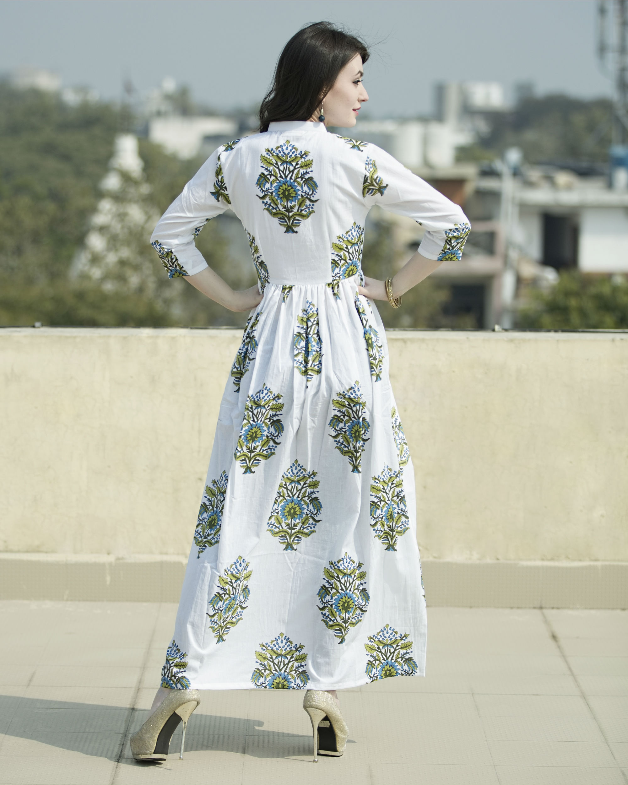 Paisley printed cape by Desi Doree | The Secret Label