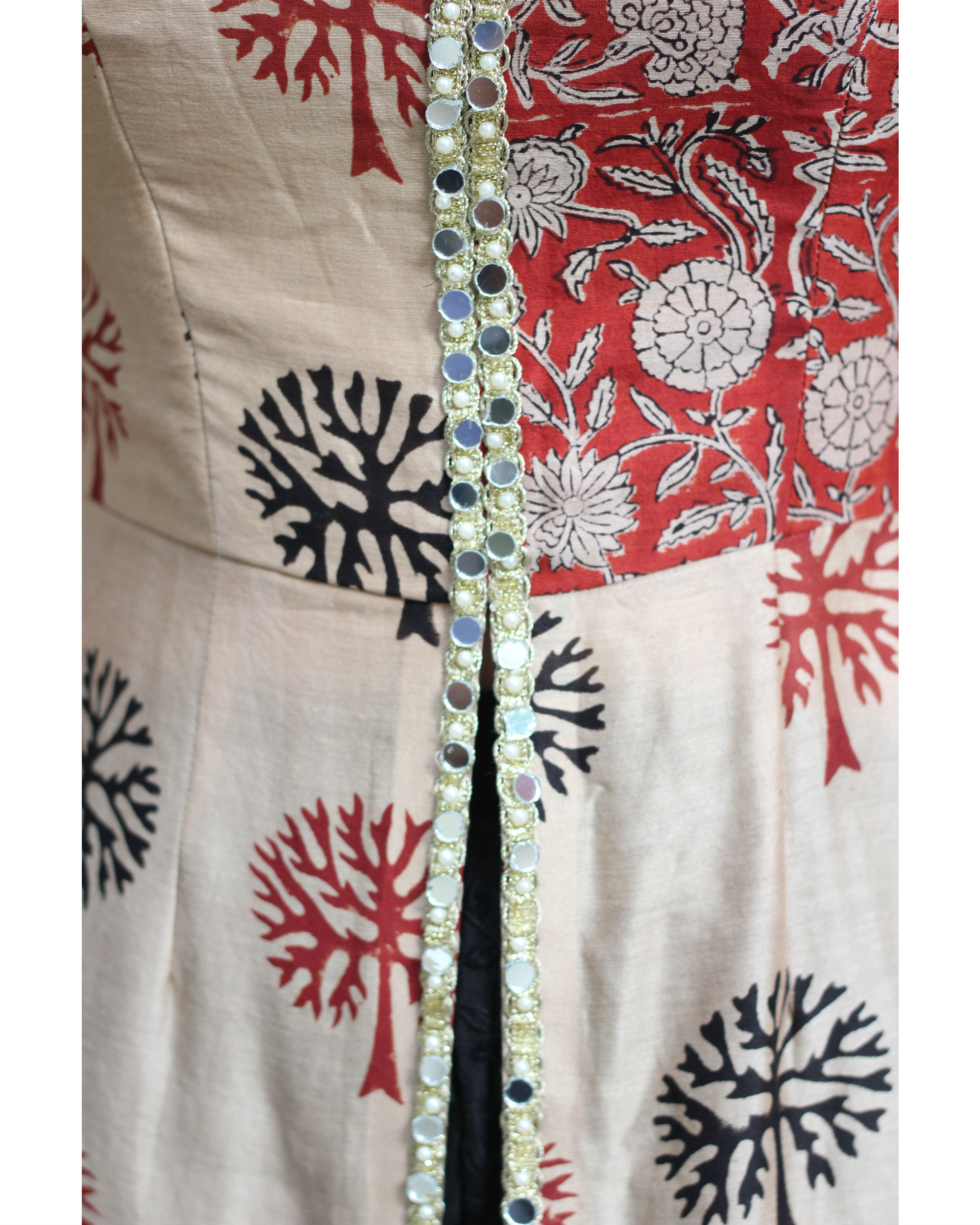 Beige tree of life tunic by Drishti and Zahabia | The Secret Label