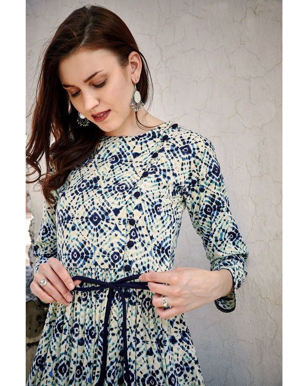 Pearl and blue belt cape by Desi Doree | The Secret Label